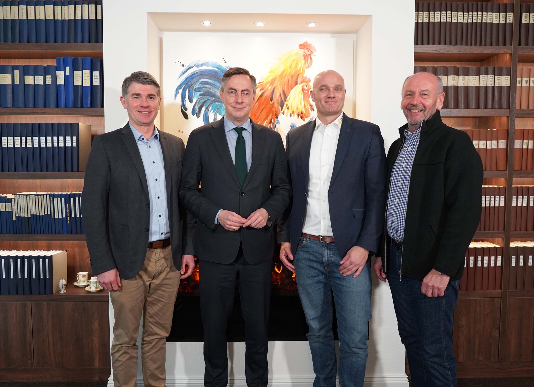 Europaabgeordneter McAllister besucht deutsche Legehennenbrüterei - DGS ...